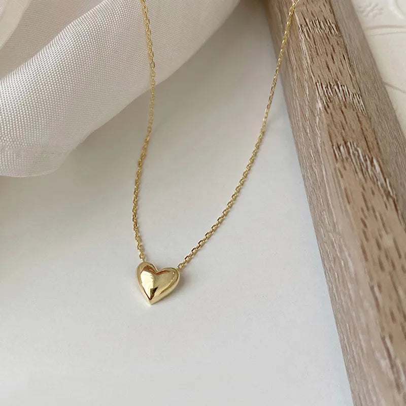 Riley® Dainty Heart Necklace – Velore Paris